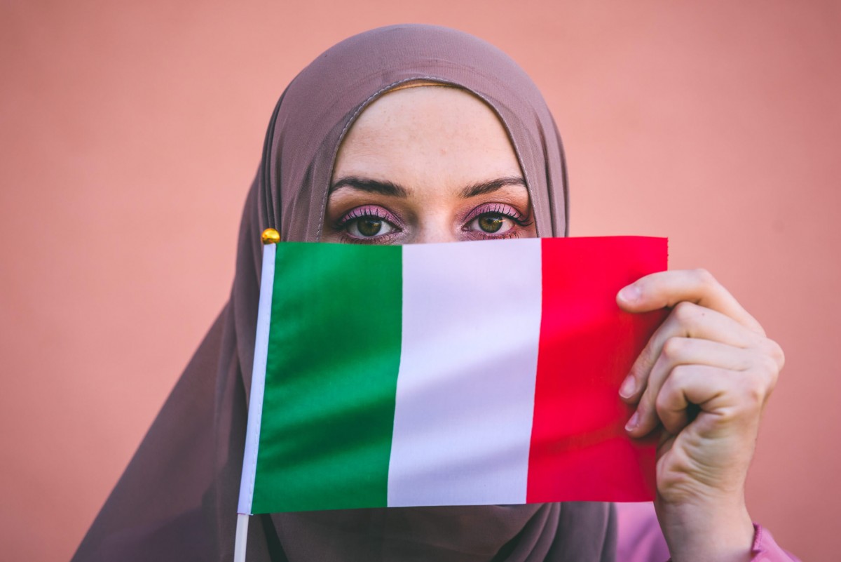 Dossier immigrazione 2020, diminuiscono i residenti e aumentano gli ...